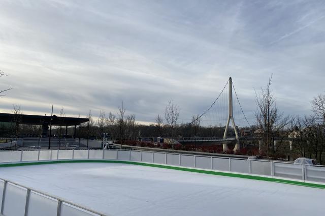 Riverside Crossing Ice Skating Rink | Step Out Columbus
